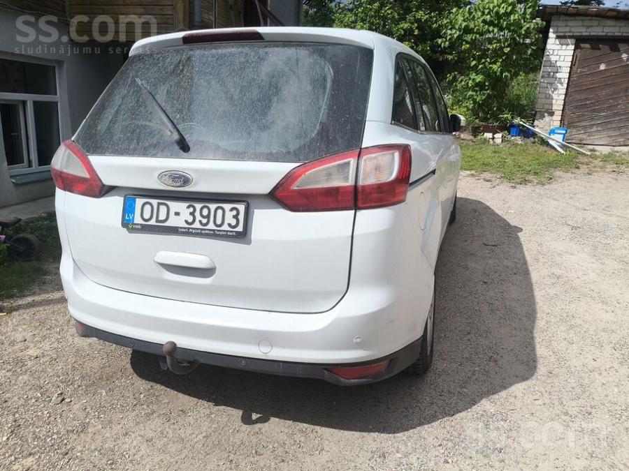 White Ford C-Max 2012 in Tukums, with an engine capacity of 2.00 L and mileage of 277 thousand km for 4700 €, photo 3 on AUTOMOTO.COM.LV