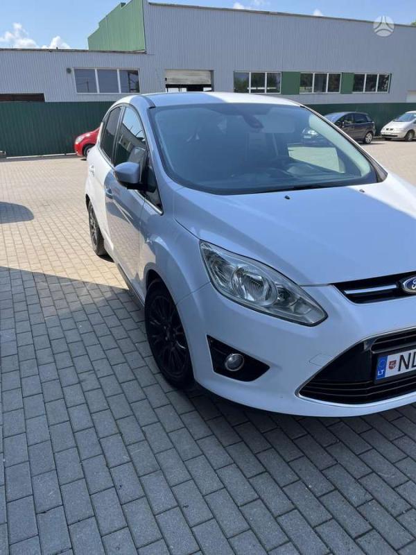 White Ford C-Max 2012 in Taurage, with an engine capacity of 2.00 L and mileage of 246 thousand km for 3850 €, photo 1 on AUTOMOTO.COM.LV