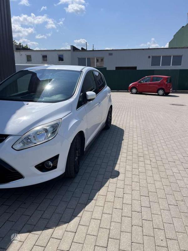White Ford C-Max 2012 in Taurage, with an engine capacity of 2.00 L and mileage of 246 thousand km for 3850 €, photo 3 on AUTOMOTO.COM.LV