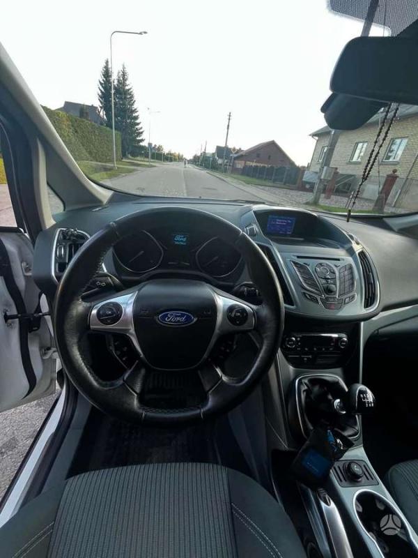 White Ford C-Max 2012 in Taurage, with an engine capacity of 2.00 L and mileage of 246 thousand km for 3850 €, photo 5 on AUTOMOTO.COM.LV
