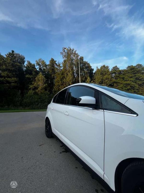 White Ford C-Max 2012 in Taurage, with an engine capacity of 2.00 L and mileage of 246 thousand km for 3850 €, photo 6 on AUTOMOTO.COM.LV