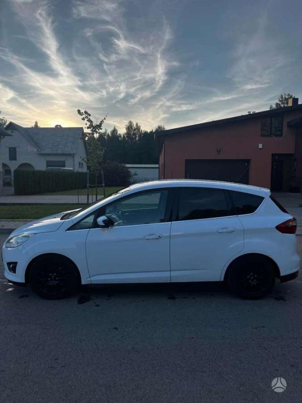 White Ford C-Max 2012 in Taurage, with an engine capacity of 2.00 L and mileage of 246 thousand km for 3850 €, photo 7 on AUTOMOTO.COM.LV