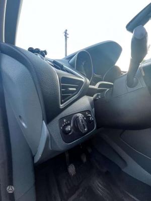 Balts Ford C-Max 2012 Tauragė, ar dzinēja tilpumu 2.00 L un nobraukumu 246 tūkst. km par 3850 €, foto 14 vietnē AUTOMOTO.COM.LV