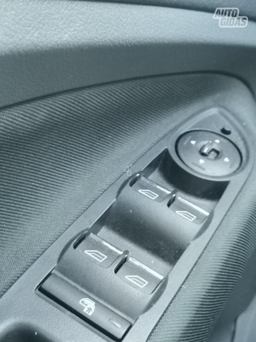 Balts Ford C-Max 2013 Alīta, ar dzinēja tilpumu 1.60 L un nobraukumu 318 tūkst. km par 2890 €, foto 8 vietnē AUTOMOTO.COM.LV