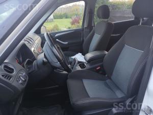 White Ford C-Max 2013 in Ventspils, with an engine capacity of 2.00 L and mileage of 363 thousand km for 1999 €, photo 9 on AUTOMOTO.COM.LV