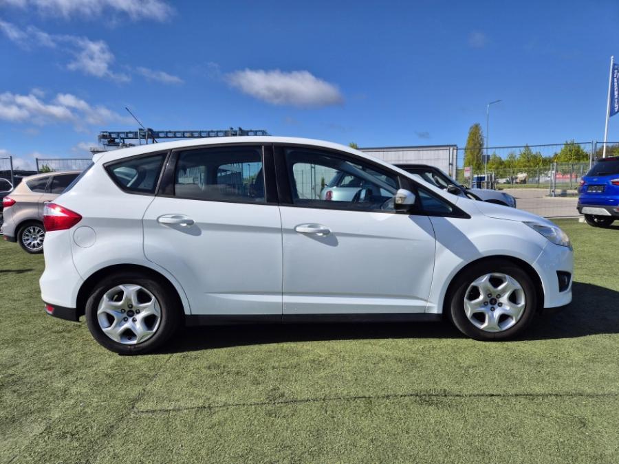 White Ford C-Max 2013 in Riga, with an engine capacity of 1.00 L and mileage of 162 thousand km for 4700 €, photo 14 on AUTOMOTO.COM.LV