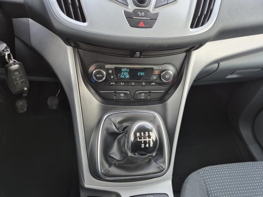 White Ford C-Max 2013 in Riga, with an engine capacity of 1.00 L and mileage of 162 thousand km for 4700 €, photo 18 on AUTOMOTO.COM.LV