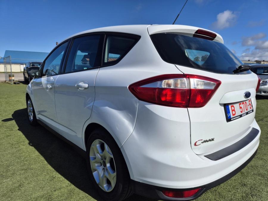 White Ford C-Max 2013 in Riga, with an engine capacity of 1.00 L and mileage of 162 thousand km for 4700 €, photo 26 on AUTOMOTO.COM.LV