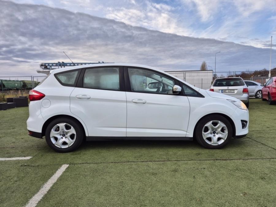 White Ford C-Max 2013 in Riga, with an engine capacity of 1.00 L and mileage of 162 thousand km for 4700 €, photo 27 on AUTOMOTO.COM.LV