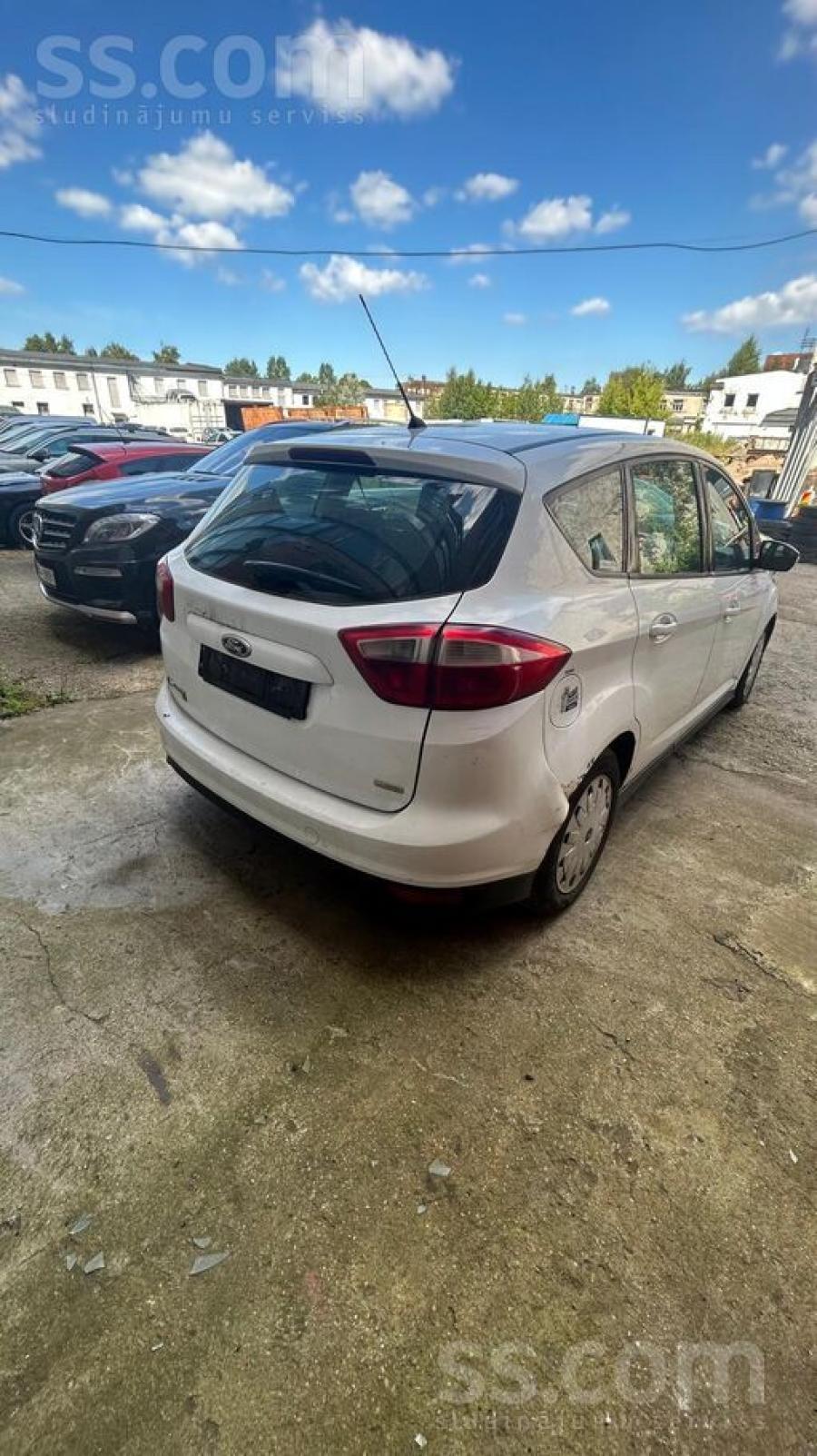 Balts Ford C-Max 2013 Rīga, ar dzinēja tilpumu 1.60 L un nobraukumu 526 tūkst. km par 1290 €, foto 5 vietnē AUTOMOTO.COM.LV