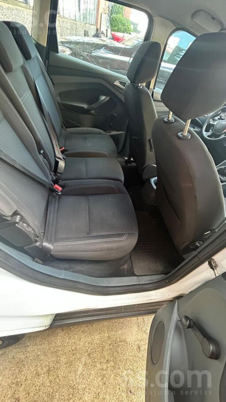 Balts Ford C-Max 2013 Rīga, ar dzinēja tilpumu 1.60 L un nobraukumu 526 tūkst. km par 1290 €, foto 8 vietnē AUTOMOTO.COM.LV