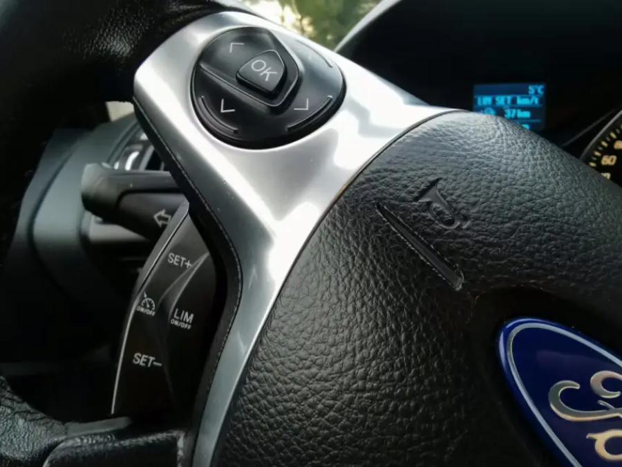 Balts Ford C-Max 2014 Kuldīga, ar dzinēja tilpumu 1.60 L un nobraukumu 255 tūkst. km par 5145 €, foto 15 vietnē AUTOMOTO.COM.LV