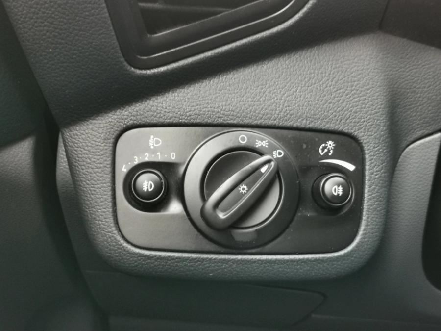 Balts Ford C-Max 2014 Rīga, ar dzinēja tilpumu 1.60 L un nobraukumu 255 tūkst. km par 5145 €, foto 16 vietnē AUTOMOTO.COM.LV