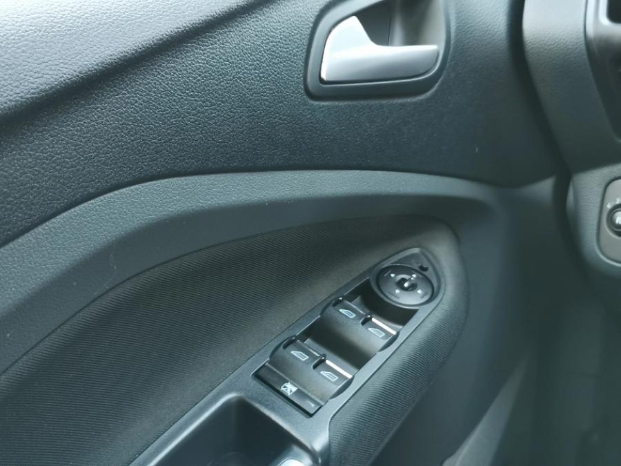 Balts Ford C-Max 2014 Rīga, ar dzinēja tilpumu 1.60 L un nobraukumu 255 tūkst. km par 5145 €, foto 17 vietnē AUTOMOTO.COM.LV