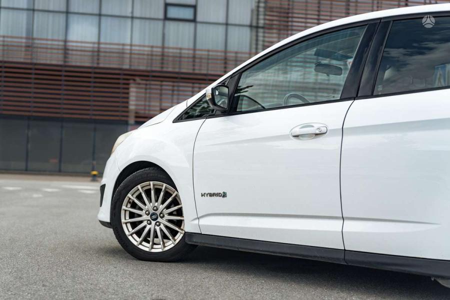 White Ford C-Max 2014 in Klaipeda, with an engine capacity of 2.00 L and mileage of 182 thousand km for 5700 €, photo 5 on AUTOMOTO.COM.LV