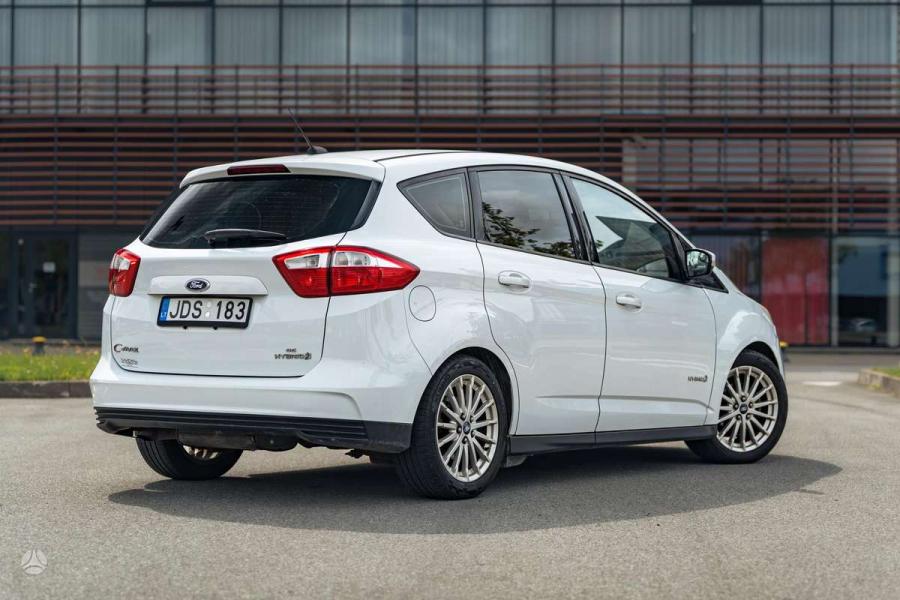 White Ford C-Max 2014 in Klaipeda, with an engine capacity of 2.00 L and mileage of 182 thousand km for 5700 €, photo 6 on AUTOMOTO.COM.LV
