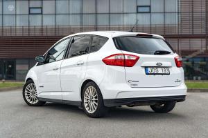 White Ford C-Max 2014 in Klaipeda, with an engine capacity of 2.00 L and mileage of 182 thousand km for 5700 €, photo 7 on AUTOMOTO.COM.LV
