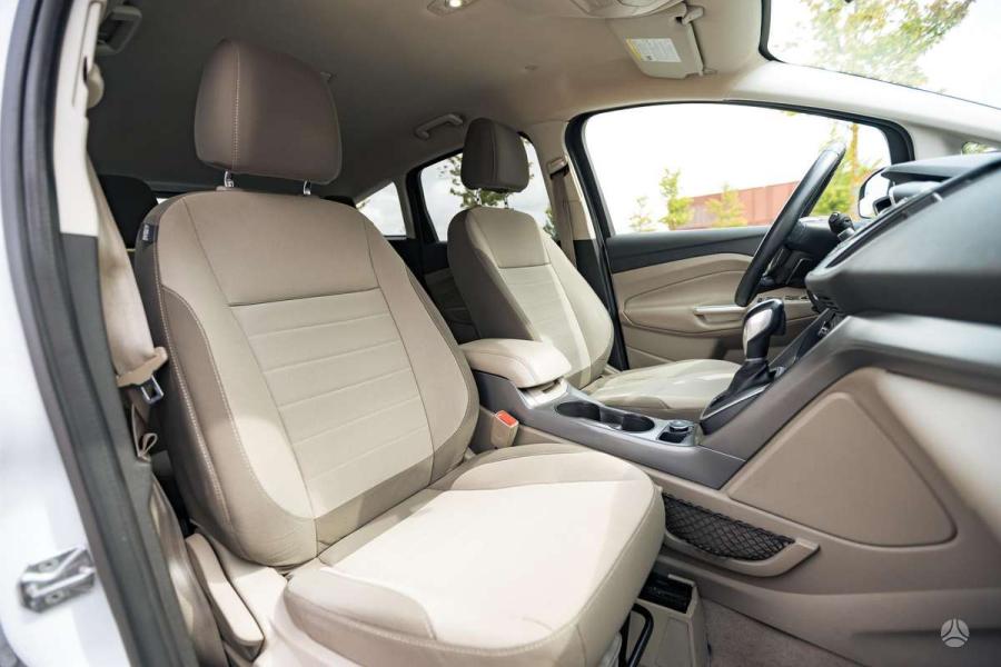 White Ford C-Max 2014 in Klaipeda, with an engine capacity of 2.00 L and mileage of 182 thousand km for 5700 €, photo 13 on AUTOMOTO.COM.LV