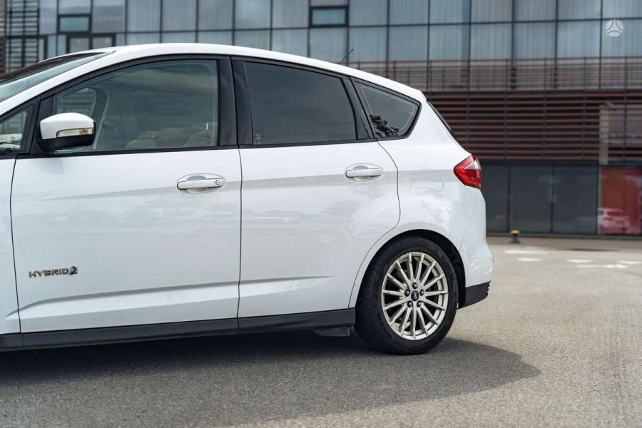 White Ford C-Max 2014 in Klaipeda, with an engine capacity of 2.00 L and mileage of 182 thousand km for 5700 €, photo 16 on AUTOMOTO.COM.LV