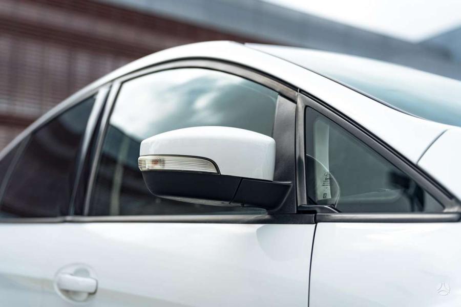 White Ford C-Max 2014 in Klaipeda, with an engine capacity of 2.00 L and mileage of 182 thousand km for 5700 €, photo 21 on AUTOMOTO.COM.LV