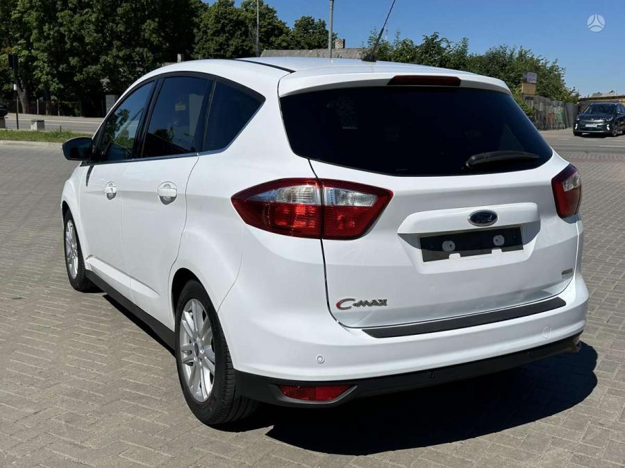 White Ford C-Max 2014 in Taurage, with an engine capacity of 1.00 L and mileage of 123 thousand km for 4300 €, photo 7 on AUTOMOTO.COM.LV