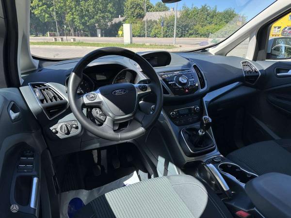 White Ford C-Max 2014 in Taurage, with an engine capacity of 1.00 L and mileage of 123 thousand km for 4300 €, photo 7 on AUTOMOTO.COM.LV