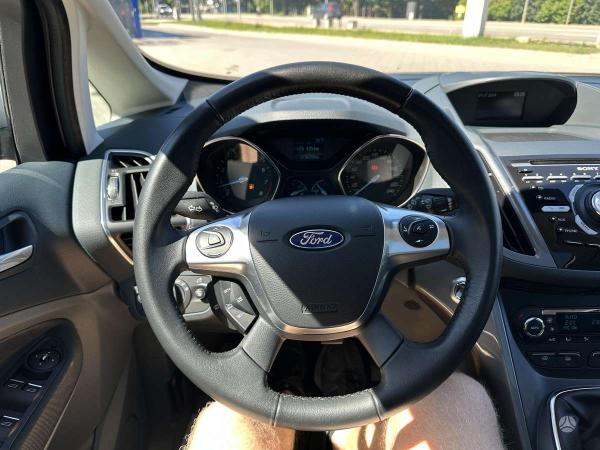 White Ford C-Max 2014 in Taurage, with an engine capacity of 1.00 L and mileage of 123 thousand km for 4300 €, photo 8 on AUTOMOTO.COM.LV