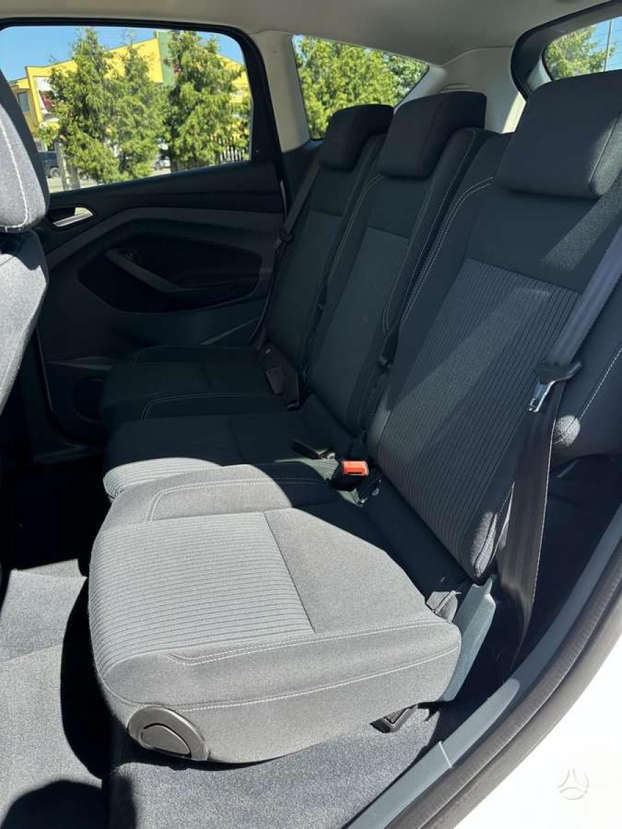 White Ford C-Max 2014 in Taurage, with an engine capacity of 1.00 L and mileage of 123 thousand km for 4300 €, photo 16 on AUTOMOTO.COM.LV