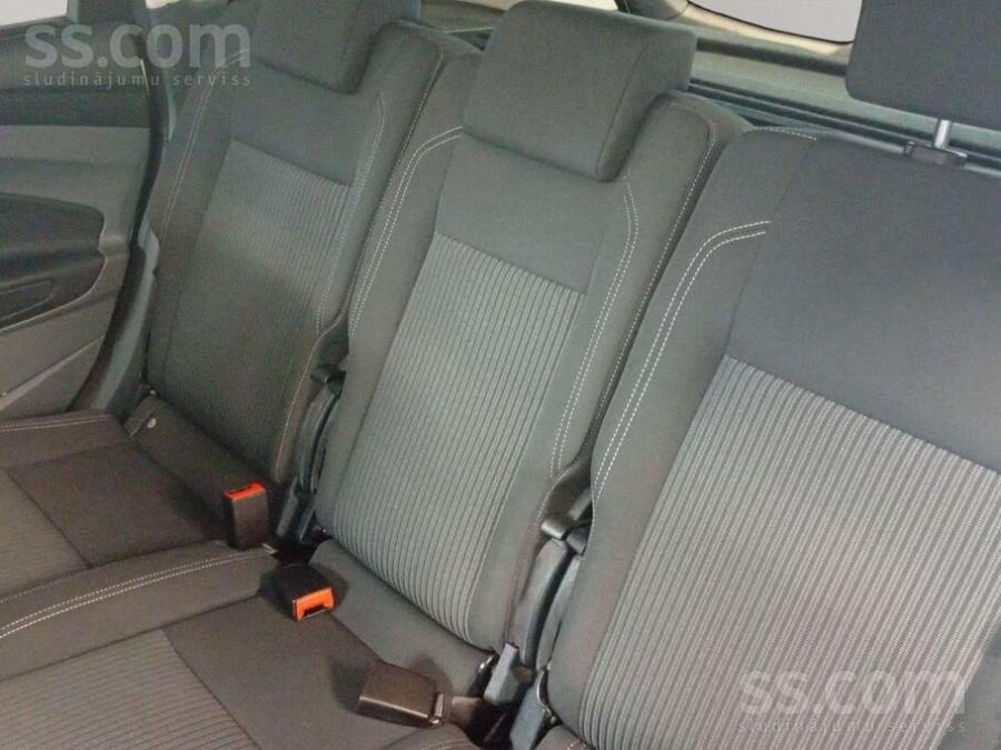 White Ford C-Max 2015 in Ogre, with an engine capacity of 1.20 L and mileage of 130 thousand km for 6350 €, photo 7 on AUTOMOTO.COM.LV