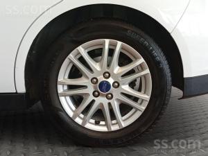White Ford C-Max 2015 in Ogre, with an engine capacity of 1.20 L and mileage of 130 thousand km for 6350 €, photo 23 on AUTOMOTO.COM.LV