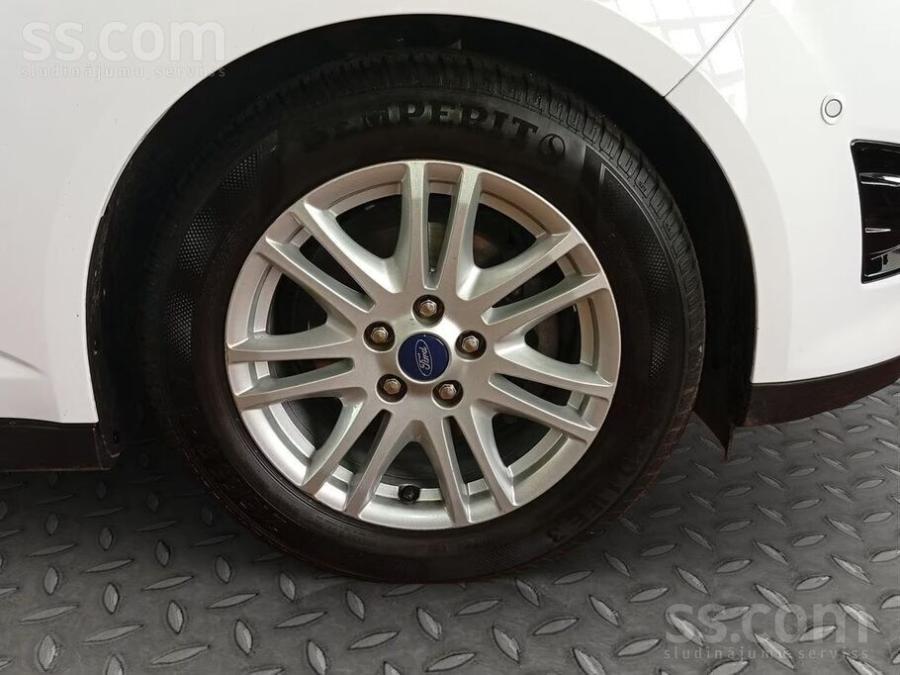 White Ford C-Max 2015 in Ogre, with an engine capacity of 1.20 L and mileage of 130 thousand km for 6350 €, photo 24 on AUTOMOTO.COM.LV