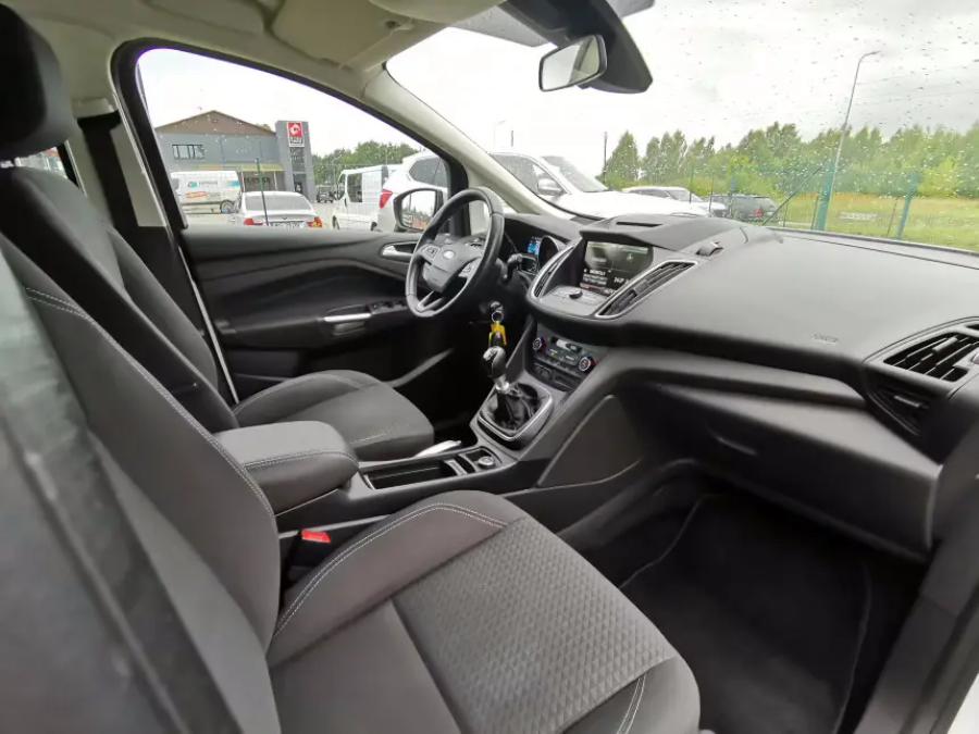 Balts Ford C-Max 2015 Kuldīga, ar dzinēja tilpumu 1.50 L un nobraukumu 189 tūkst. km par 7500 €, foto 9 vietnē AUTOMOTO.COM.LV