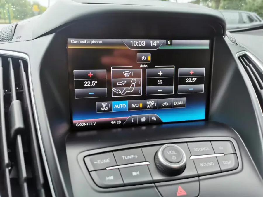 Balts Ford C-Max 2015 Kuldīga, ar dzinēja tilpumu 1.50 L un nobraukumu 189 tūkst. km par 7500 €, foto 19 vietnē AUTOMOTO.COM.LV