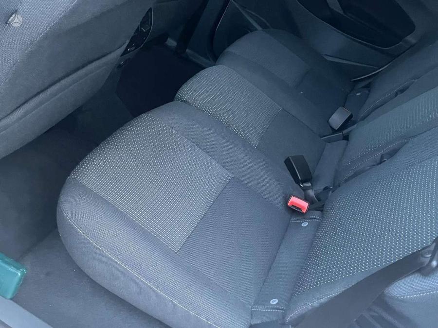 White Ford C-Max 2015 in Radviliskis, with an engine capacity of 2.00 L and mileage of 225 thousand km for 4850 €, photo 13 on AUTOMOTO.COM.LV