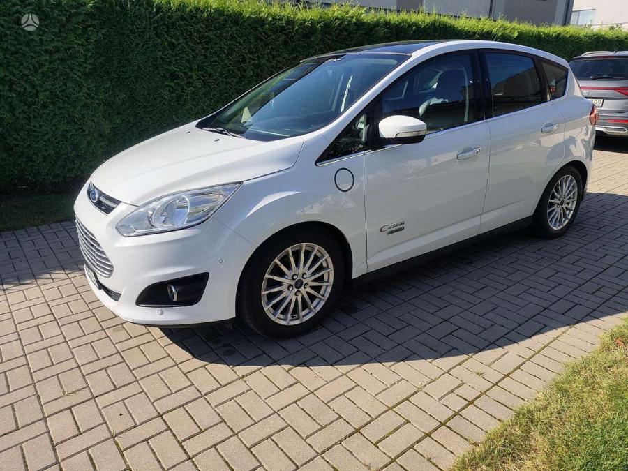 White Ford C-Max 2015 in Kaunas, with an engine capacity of 2.00 L and mileage of 192 thousand km for 5850 €, photo 1 on AUTOMOTO.COM.LV