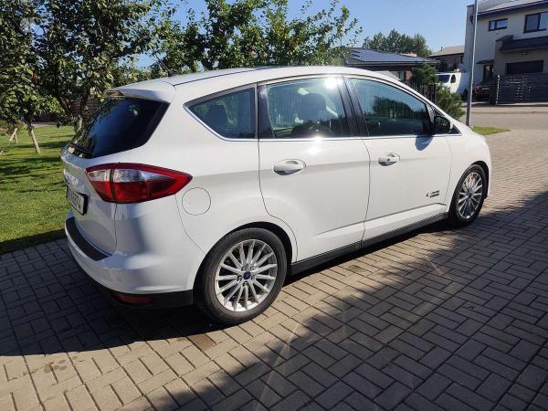 Balts Ford C-Max 2015 Kauņa, ar dzinēja tilpumu 2.00 L un nobraukumu 192 tūkst. km par 5850 €, foto 4 vietnē AUTOMOTO.COM.LV