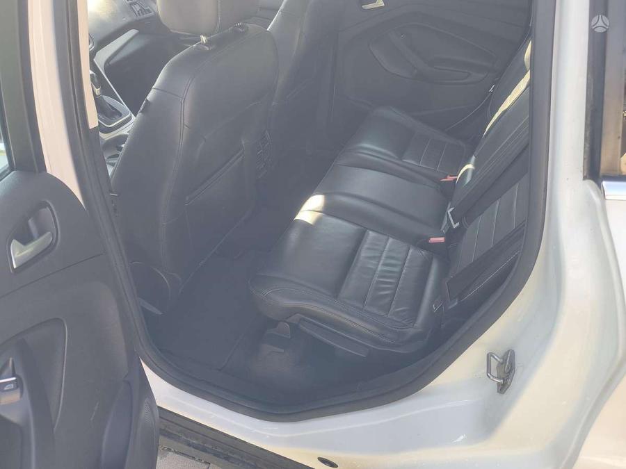 White Ford C-Max 2015 in Kaunas, with an engine capacity of 2.00 L and mileage of 192 thousand km for 5850 €, photo 6 on AUTOMOTO.COM.LV