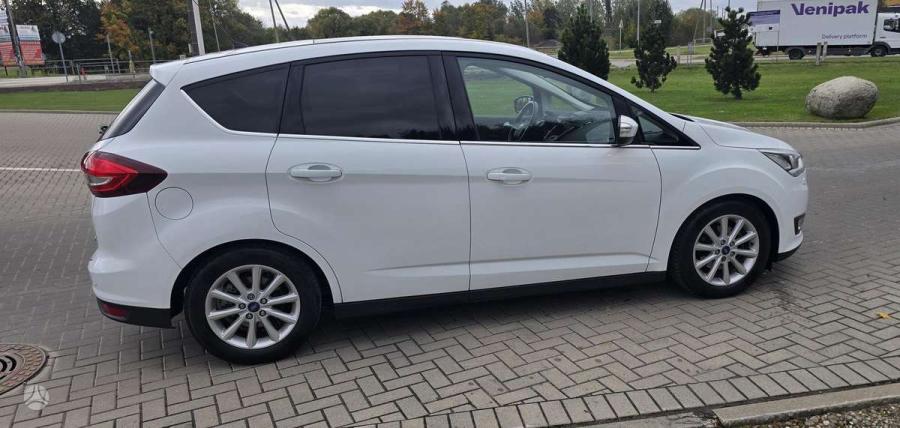 White Ford C-Max 2015 in Taurage, with an engine capacity of 1.00 L and mileage of 139 thousand km for 4500 €, photo 6 on AUTOMOTO.COM.LV