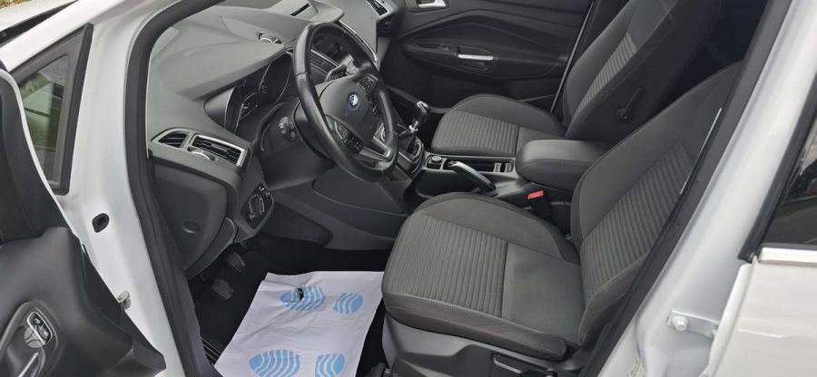 White Ford C-Max 2015 in Taurage, with an engine capacity of 1.00 L and mileage of 139 thousand km for 4500 €, photo 11 on AUTOMOTO.COM.LV