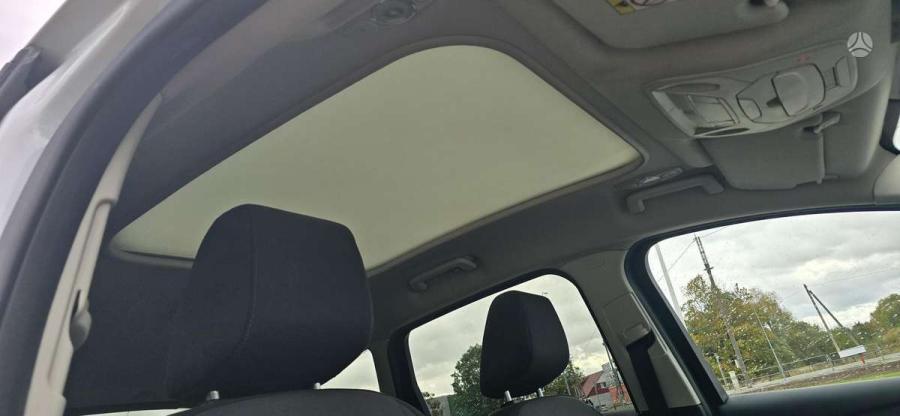 White Ford C-Max 2015 in Taurage, with an engine capacity of 1.00 L and mileage of 139 thousand km for 4500 €, photo 13 on AUTOMOTO.COM.LV