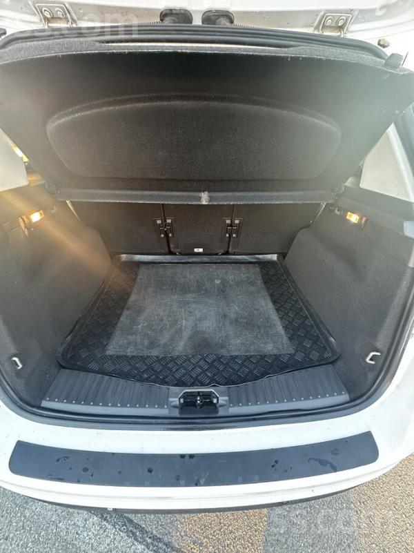 White Ford C-Max 2016 in Riga, with an engine capacity of 1.50 L and mileage of 199 thousand km for 4750 €, photo 5 on AUTOMOTO.COM.LV