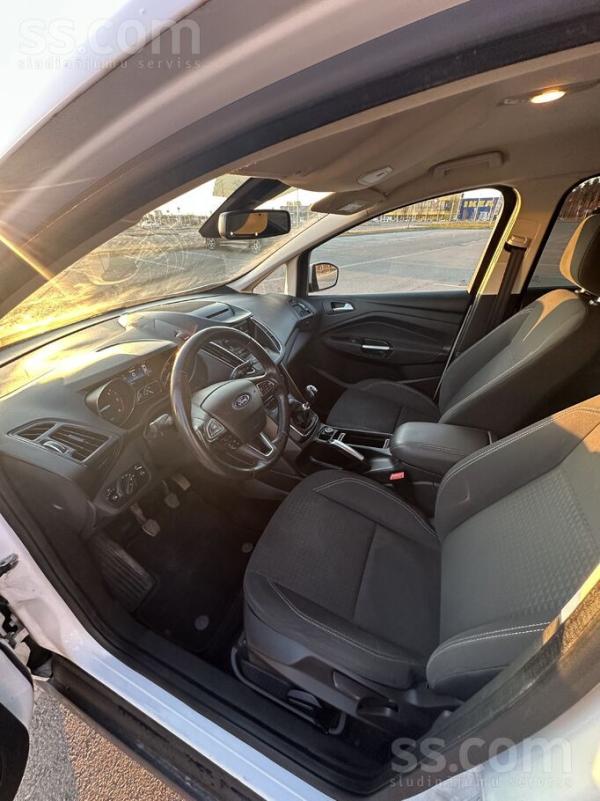 White Ford C-Max 2016 in Riga, with an engine capacity of 1.50 L and mileage of 199 thousand km for 4750 €, photo 6 on AUTOMOTO.COM.LV