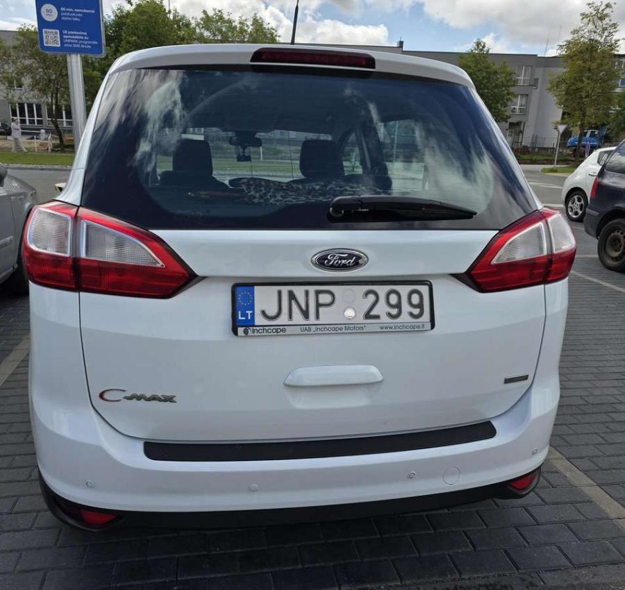 White Ford C-Max 2016 in Kaunas, with an engine capacity of 1.00 L and mileage of 116 thousand km for 5500 €, photo 6 on AUTOMOTO.COM.LV