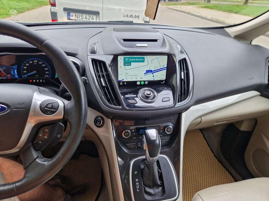 White Ford C-Max 2016 in Kaunas, with an engine capacity of 2.00 L and mileage of 200 thousand km for 4000 €, photo 7 on AUTOMOTO.COM.LV