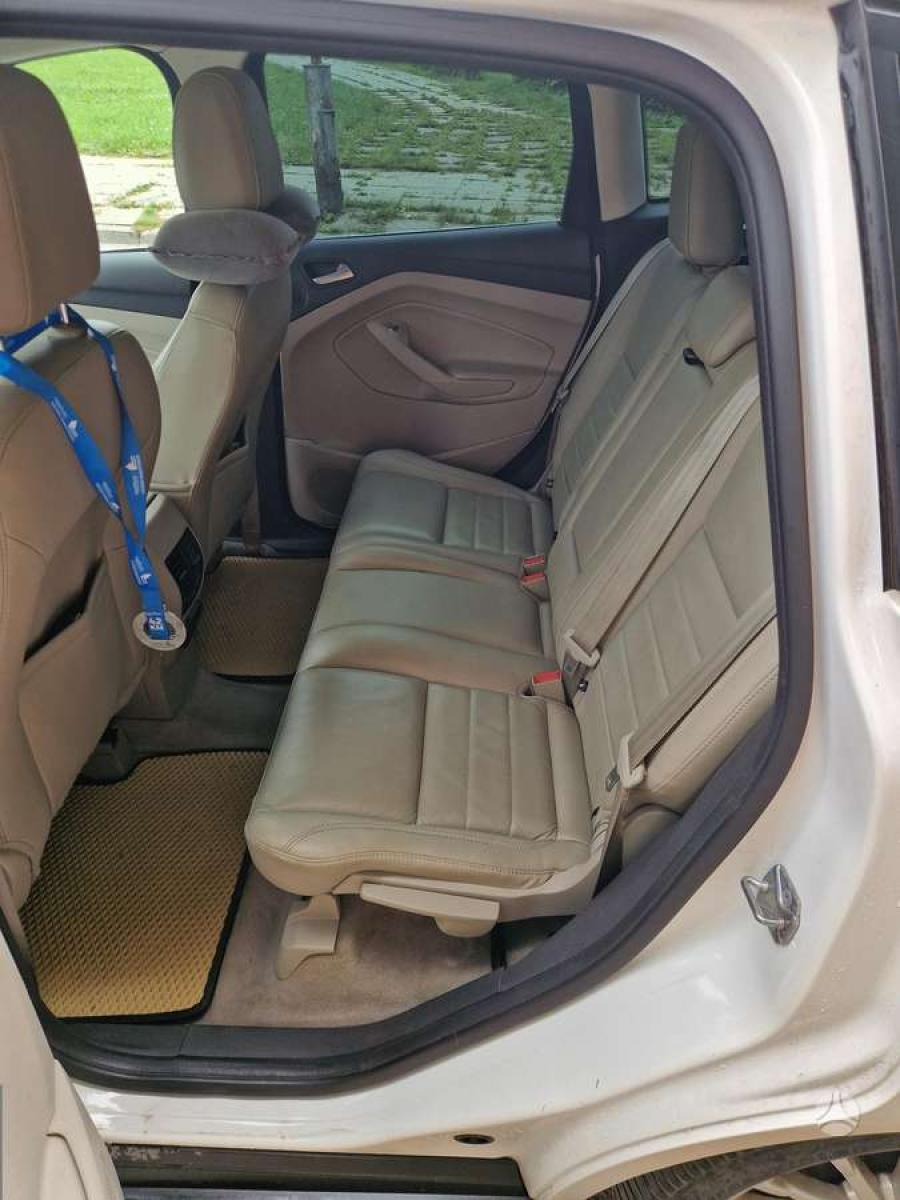 White Ford C-Max 2016 in Kaunas, with an engine capacity of 2.00 L and mileage of 200 thousand km for 4000 €, photo 8 on AUTOMOTO.COM.LV