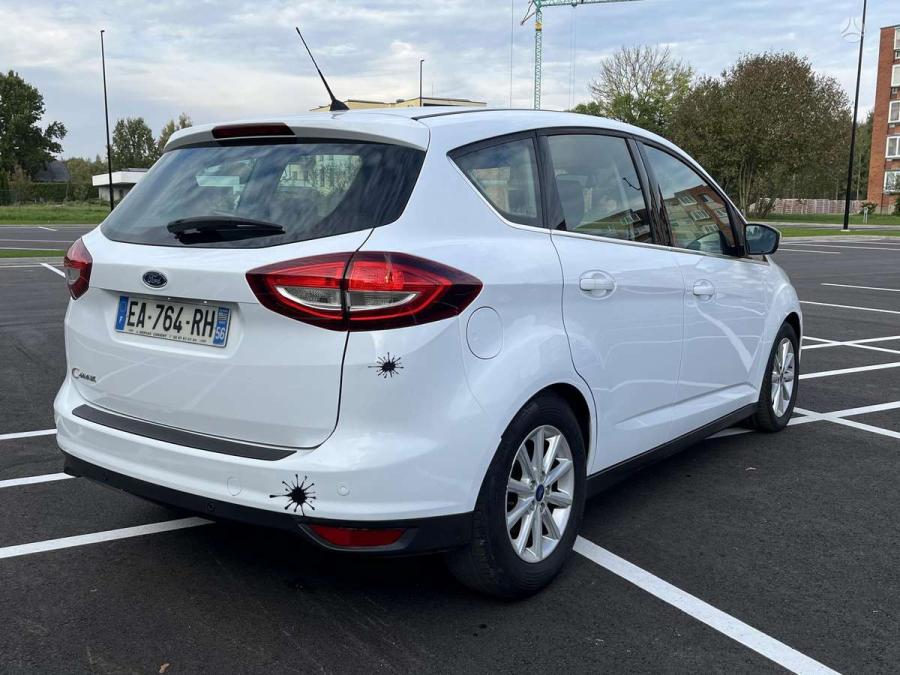 White Ford C-Max 2016 in Taurage, with an engine capacity of 1.50 L and mileage of 210 thousand km for 4550 €, photo 7 on AUTOMOTO.COM.LV