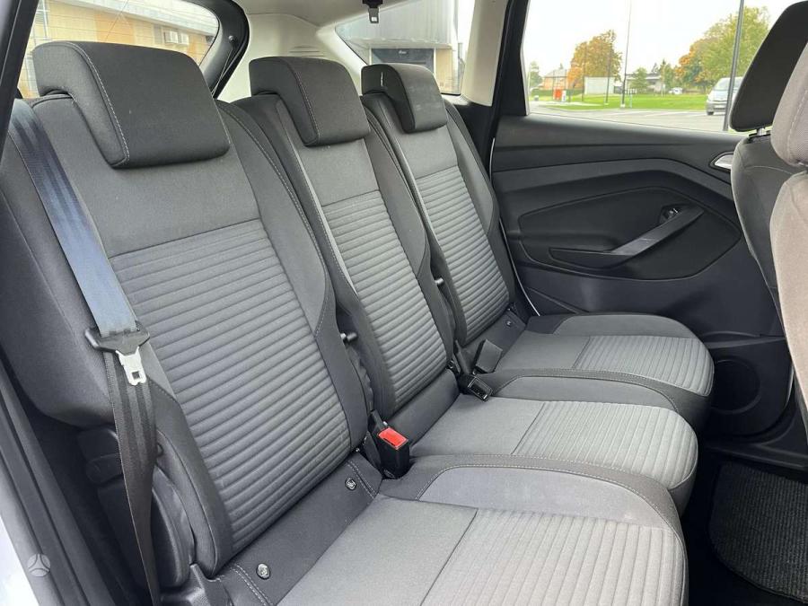 White Ford C-Max 2016 in Taurage, with an engine capacity of 1.50 L and mileage of 210 thousand km for 4550 €, photo 18 on AUTOMOTO.COM.LV