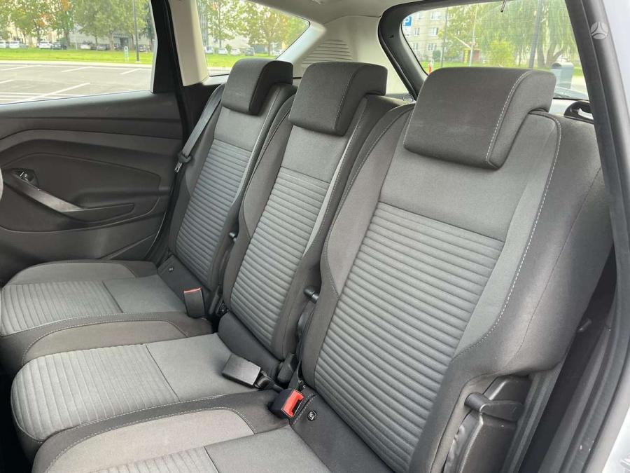 White Ford C-Max 2016 in Taurage, with an engine capacity of 1.50 L and mileage of 210 thousand km for 4550 €, photo 19 on AUTOMOTO.COM.LV