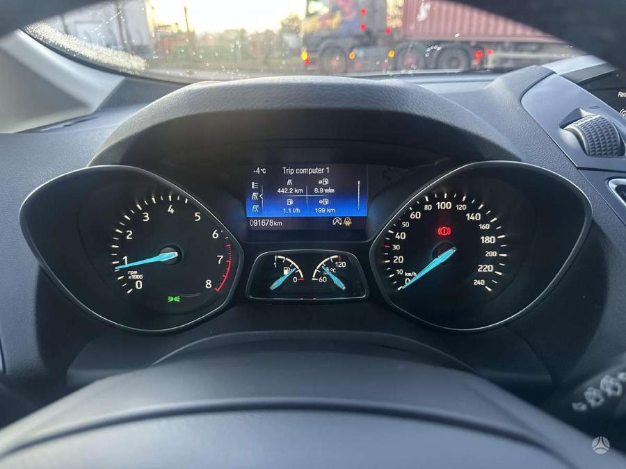 Balts Ford C-Max 2017 Klaipėda, ar dzinēja tilpumu 1.00 L un nobraukumu 92 tūkst. km par 6250 €, foto 21 vietnē AUTOMOTO.COM.LV