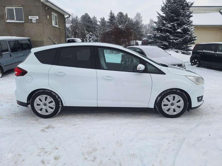 White Ford C-Max 2017 in Utena, with an engine capacity of 1.00 L and mileage of 238 thousand km for 4950 €, photo 4 on AUTOMOTO.COM.LV